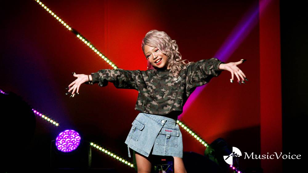 eggの妹・小学生ギャルモデル「KOGYARU」大人顔負けのランウェイ、トークも堂々と - ライブドアニュース