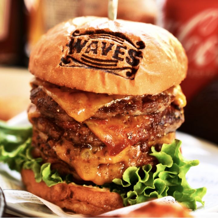 自分でカスタム可能…名古屋・栄『CRAFT BURGER WAVES』バンズ3種類・パティ7種類・トッピング18種類 (2023年12月16日掲載) - ライブドアニュース