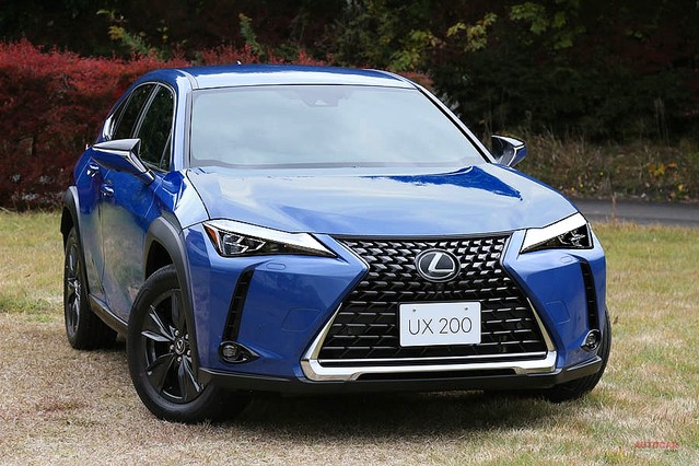 レクサスUX200、UX250h発売 サイズ／内装／安全装備を解説 価格390万円～ - ライブドアニュース