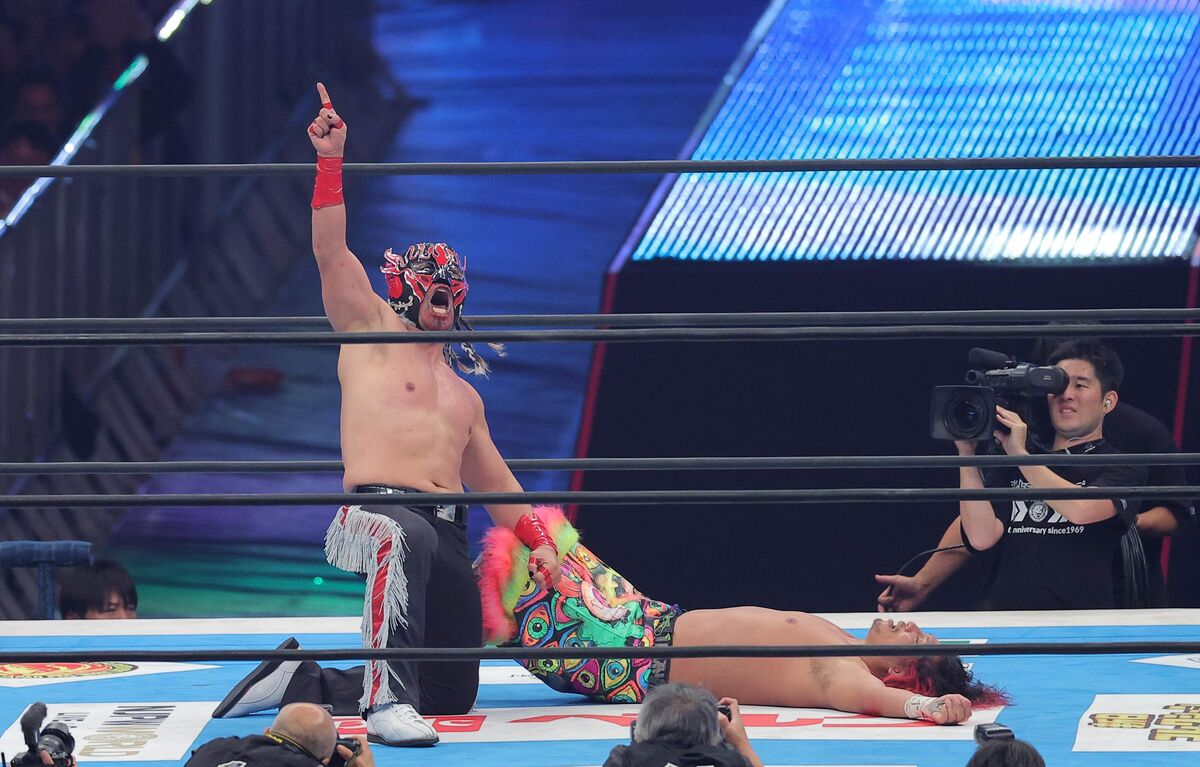 エル・デスペラード、V8狙った高橋ヒロム下しIWGPジュニア王座奪取も乱入「HOT」にKO食らう (2024年1月4日掲載) - ライブドアニュース