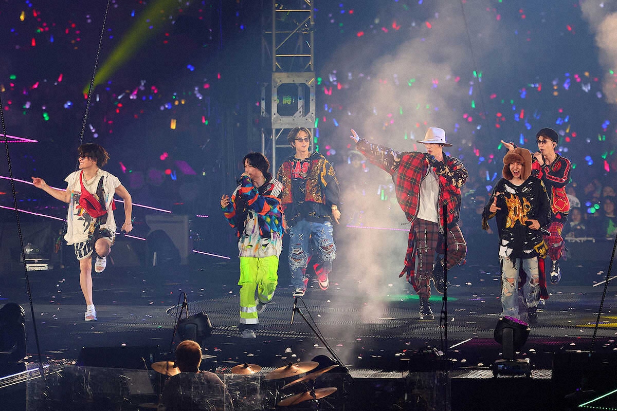 SixTONES 東京Dで初4大ドーム最終公演 34曲熱唱 5月発売の新シングル初披露 (2024年4月23日掲載) - ライブドアニュース