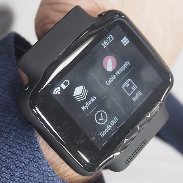 800万画素カメラ搭載、WORKERBASEの産業用大画面スマートウォッチを使いたい：HANNOVER MESSE 2018 - ライブドアニュース