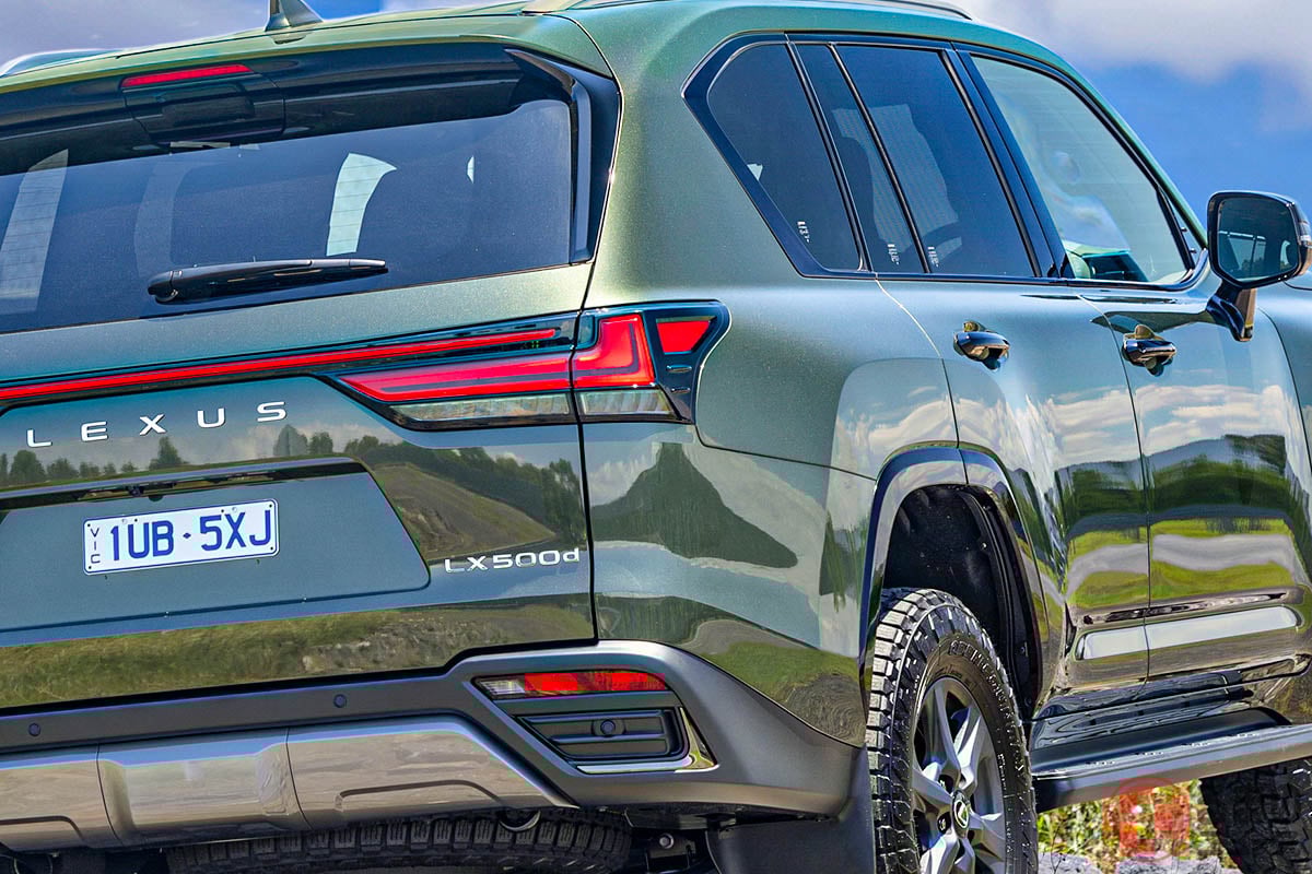 レクサス新「SUV」発表！ 400馬力超え「大排気量V6」＆“デカすぎグリル”採用！ 黒感高めの「LX オーバートレイル」豪州に登場へ - ライブドアニュース