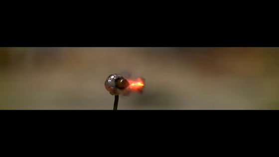 【画像】弾丸を弾丸に命中させる瞬間を87万5000fpsの超スローモーションで撮影した動画 48/52 - ライブドアニュース