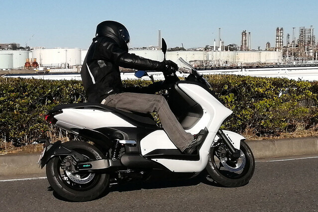 【画像】【試乗記】実証実験中のEVバイク「ヤマハ・E01」に乗ってみた 15/22 - ライブドアニュース