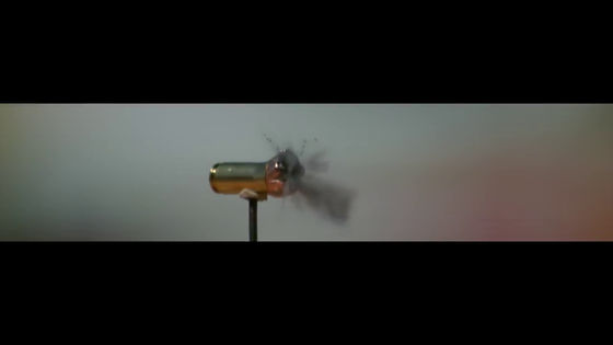 【画像】弾丸を弾丸に命中させる瞬間を87万5000fpsの超スローモーションで撮影した動画 27/52 - ライブドアニュース