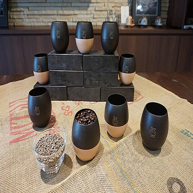 味の素AGFとアサヒユウアスがエコカップ「Aroma Loop」を共同開発、廃棄するコーヒー粉をアップサイクルで香り楽しめるカップに (2024年3月8日掲載) - ライブドアニュース