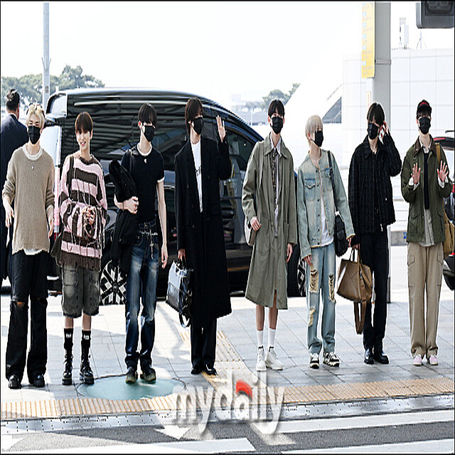 【PHOTO】&TEAM「GOLDEN WAVE」のため台湾へ出国 (2024年4月12日掲載) - ライブドアニュース