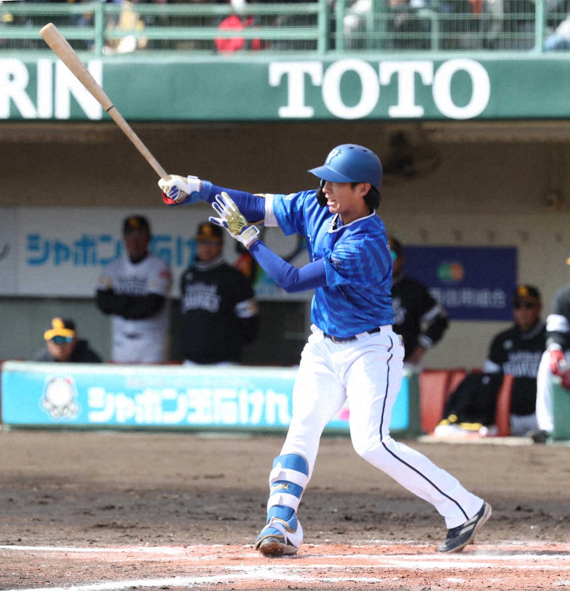 DeNA・度会 ソフトB・大関撃ち1安打「開幕投手も務めている方。打てたことは今後につながる」 (2024年3月3日掲載) - ライブドアニュース