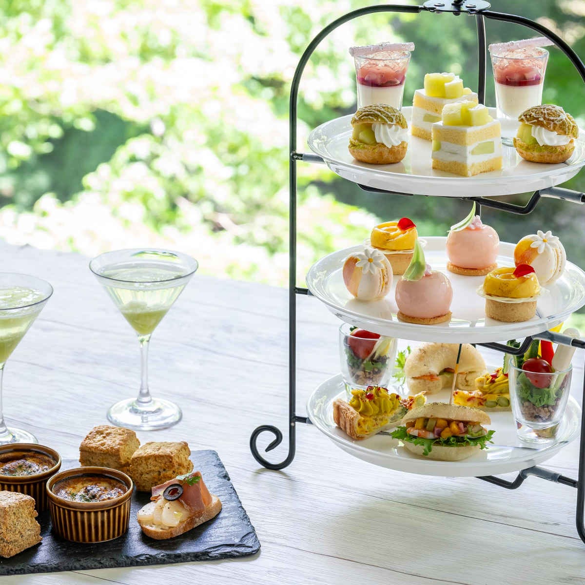 グランドプリンスホテル新高輪「Summer Fruits Afternoon Tea 」開催。夏が旬のメロン、桃、マンゴーをアフタヌーンティー ...