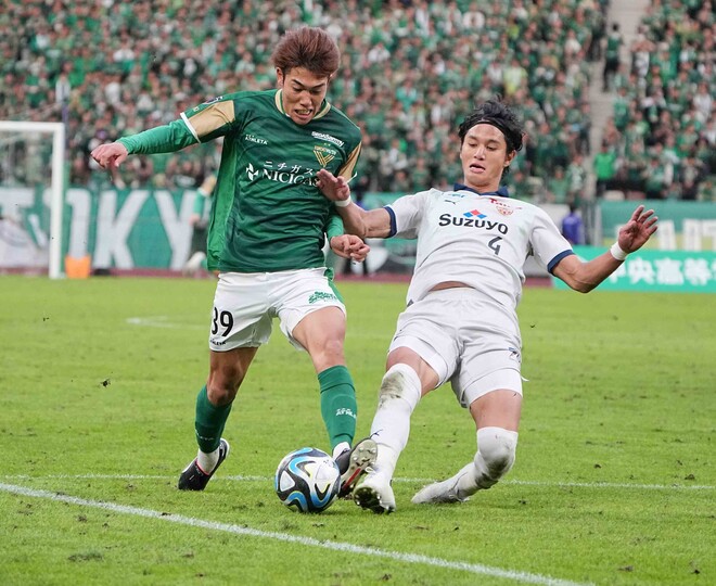 「PKはちょっときつい」J1昇格の明暗分ける...東京Vの劇的PK獲得シーンに清水OBの鄭大世が意見 - ライブドアニュース