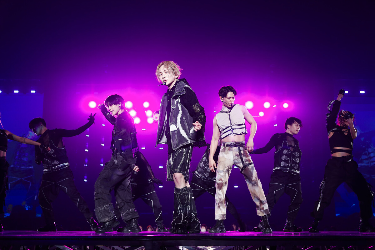 【画像】【REPORT】SHINee、6年ぶりの東京ドーム公演で魅せた圧巻のステージ！ファンからのサプライズに涙する場面も 4/9 - ライブドアニュース