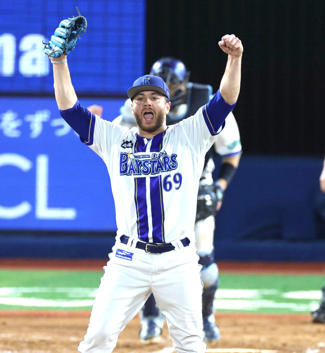 【DeNA】ケイが11K完封で2位浮上「守備と攻撃に助けられて勝ちきることができた」田中将大に投げ勝つ - ライブドアニュース