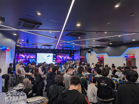 「スト6」公式オフ大会「Fighters Crossover 全国大会#01」現地レポートプロ選手も乱入する対戦台にベガ立ち勢続出。ゲーセン感 ...