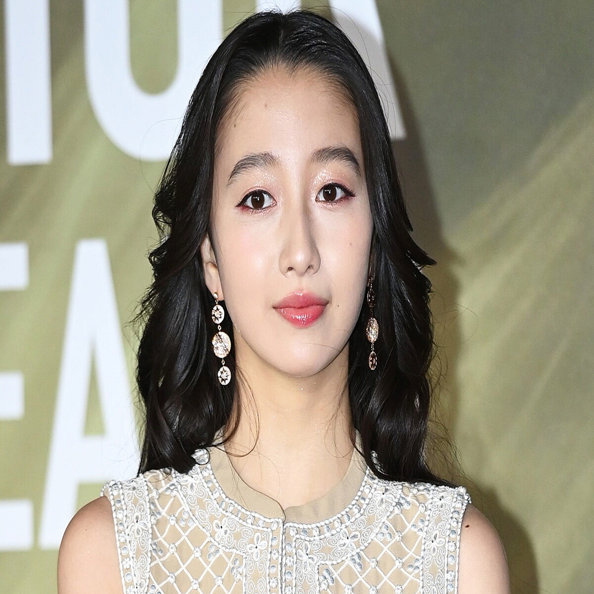 Cocomi おしゃれな自宅で妹撮影オフショ 超短パンの脚が極細＆長っ！ 全身黒コーデにDior (2023年12月29日掲載) - ライブドアニュース