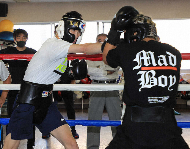 WBOAPライト級王座挑戦の中谷正義が公開スパー 対王者・吉野は「接近戦が鍵」 - ライブドアニュース