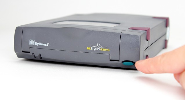 カートリッジの着脱が楽になったEZ135の上位互換モデル「EZFlyer」：スイートメモリーズ File036 - ライブドアニュース