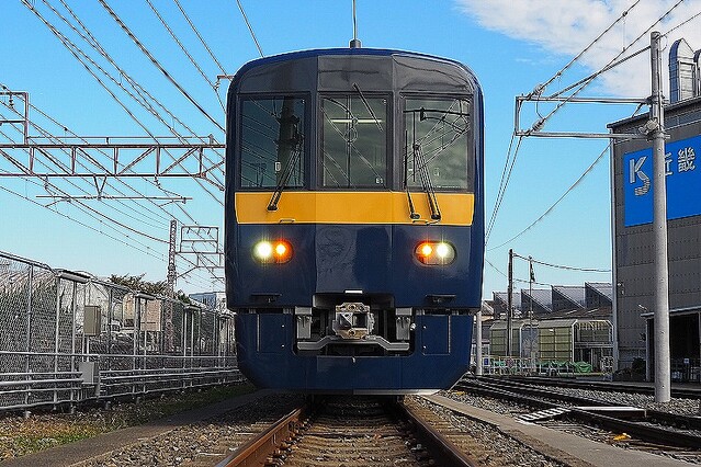 JR西日本の新型総合検測車「DEC741」お披露目 - ライブドアニュース