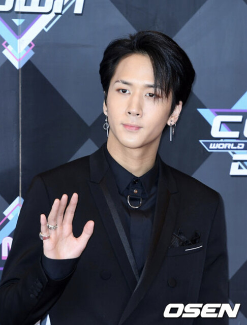 【画像】VIXX ラビ、兵役法違反の疑いで立件と報道…逮捕されたブローカーの携帯電話に証拠 - ライブドアニュース