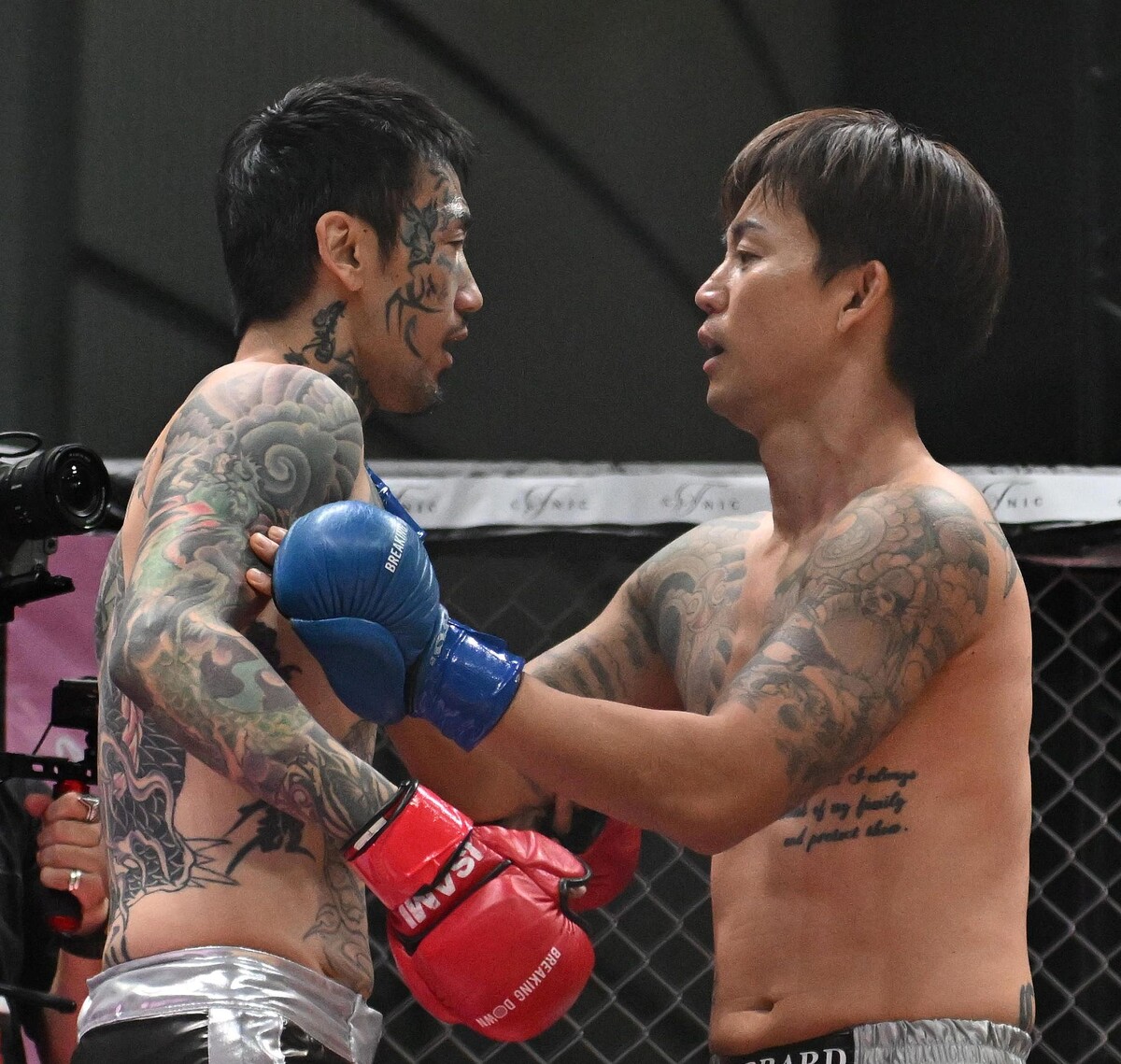 「BreakingDown10」瓜田純士がカウンターをくらい開始17秒でKO負け (2023年11月23日掲載) - ライブドアニュース