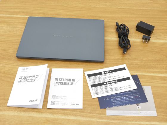 実測884gの軽量ノートPC「ASUS Zenbook SORA (UX3407)」外観レビュー、Snapdragon Xシリーズ搭載の ...