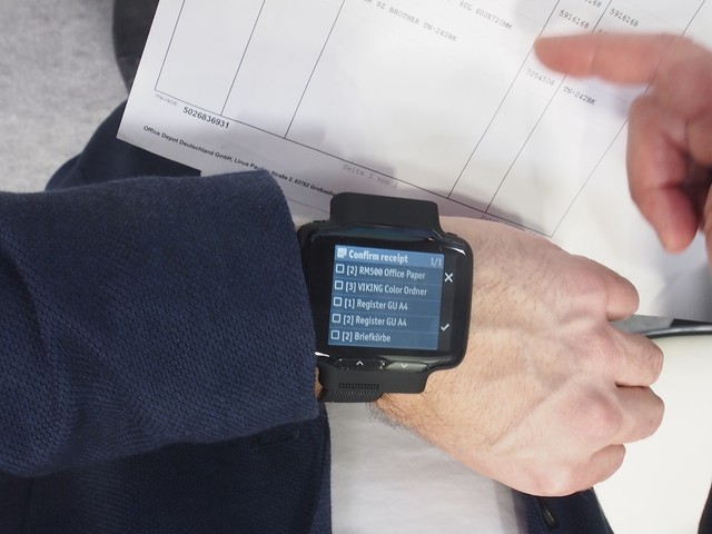 800万画素カメラ搭載、WORKERBASEの産業用大画面スマートウォッチを使いたい：HANNOVER MESSE 2018 - ライブドアニュース