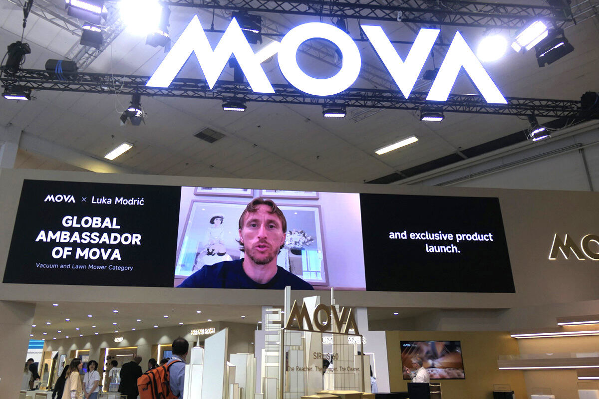 MOVAが階段昇降できるロボット掃除機を展示、フラッグシップの新ロボット掃除機も＜IFA 2025＞ - ライブドアニュース