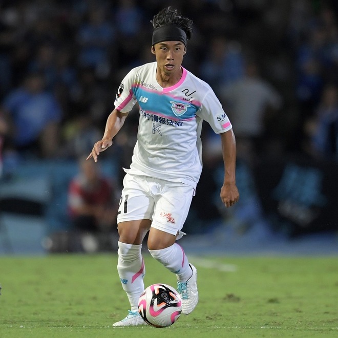 J2最下位クラブで「今こそ恩返しできるように」。実績十分の32歳MFが鳥栖から期限付き移籍「11年振りに復帰しました」 - ライブドアニュース