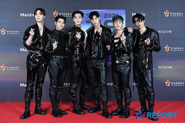 【PHOTO】ASTRO「2021 SBS歌謡大祭典」レッドカーペットに登場 (2021年12月25日掲載) - ライブドアニュース