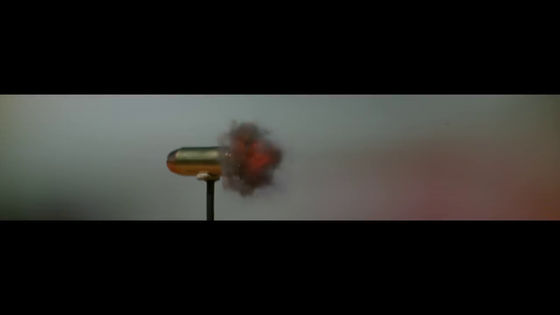 【画像】弾丸を弾丸に命中させる瞬間を87万5000fpsの超スローモーションで撮影した動画 35/52 - ライブドアニュース