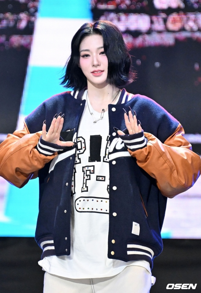 【画像】【PHOTO】tripleS VV、11/5放送の「THE SHOW」で1位を獲得！感動の涙も 7/9 - ライブドアニュース