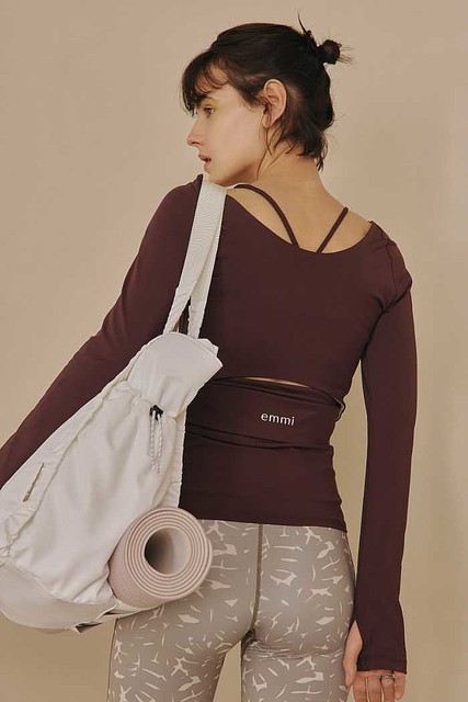 【emmi】Snow Peakなど4ブランドとの別注アイテムを発売♪ヨガやワークアウトに! - Peachy - ライブドアニュース