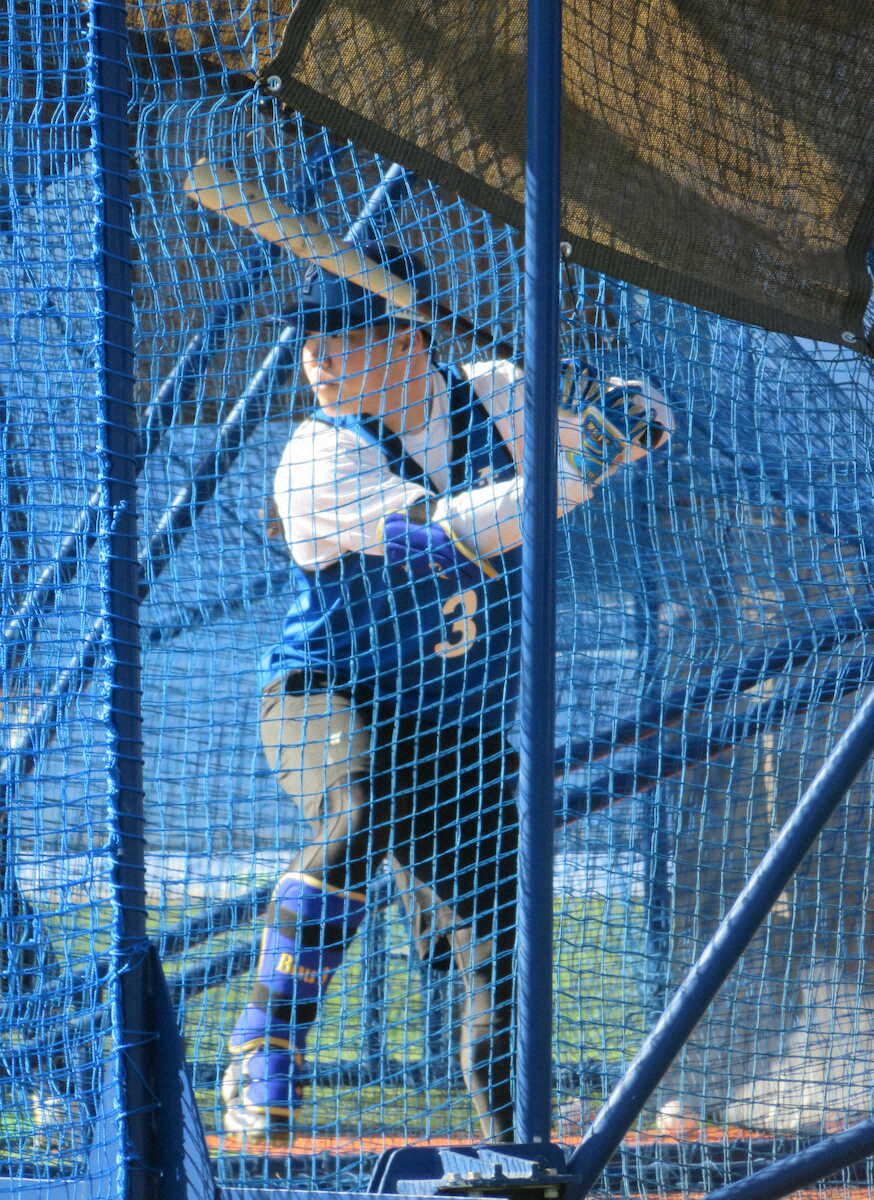 DeNAのドラ1小田康一郎 初の屋外フリー打撃で右へ左へ快打を連発「思っていたよりは良かった」 (2026年1月14日掲載) - ライブドアニュース